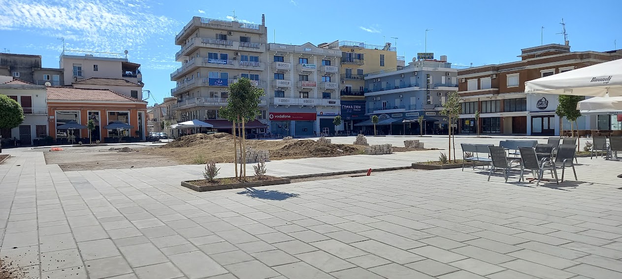 ΚΕΝΤΡΙΚΗ ΠΛΑΤΕΙΑ ΜΕΣΟΛΟΓΓΙΟΥ: Τα "αδικαιολόγητα" δικαιολογούνται ...