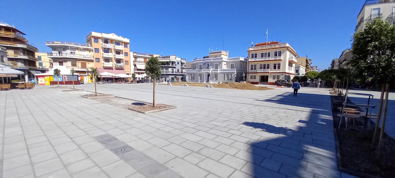 ΚΕΝΤΡΙΚΗ ΠΛΑΤΕΙΑ ΜΕΣΟΛΟΓΓΙΟΥ: Τα "αδικαιολόγητα" δικαιολογούνται ...